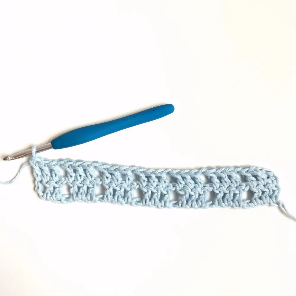 How to Crochet the Larksfoot Crochet Stitch Photo & Video Tutorial
