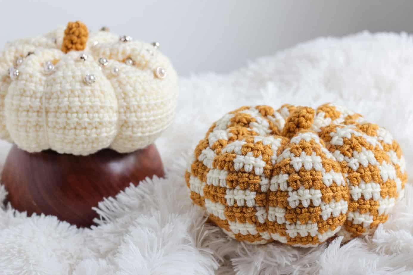 Checkered Crochet Pumpkin Pattern free and easy pattern!