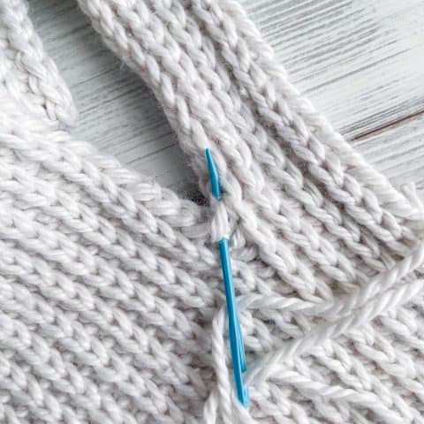 Chunky Crochet Scarf Pattern | So Chic and Versatile! - Nana's Crafty Home